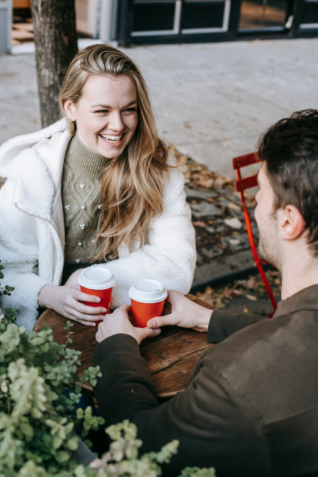 8 Online Dating Safety Tips
