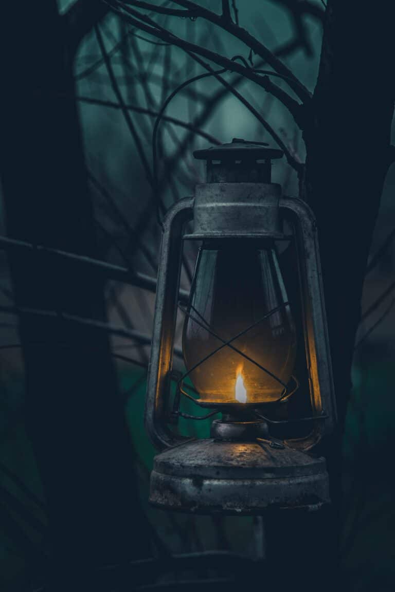 8 Warning Signs of Gaslighting